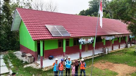 PLN Resmikan SuperSUN di Pulau Tabuan, SDN 2 Karang Buah Kini Terang ...